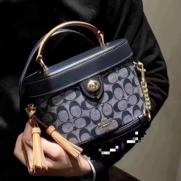 Coach | Bags | Coach Kay Crossbody In Signature Chambray | Poshmark